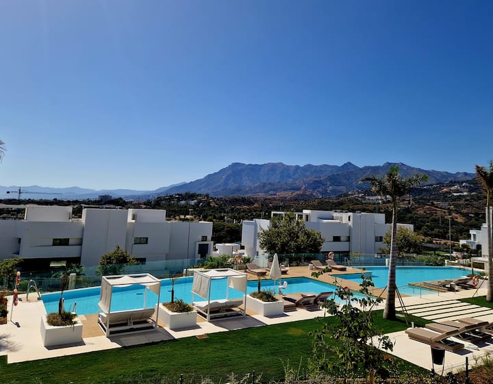 Elegant 3 Bedroom Home Next To Santa Clara Golf - Marbella