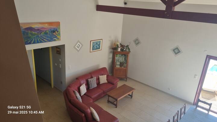 Gite à Biron En Dordogne 12 Lits Pour 15 Personnes - Monpazier