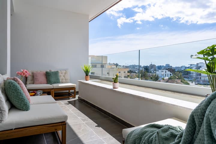 Lana' Cheerful 2 Bdr Penthouse Apartment - Larnaca - Larnaca