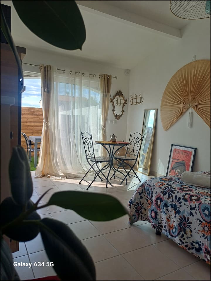 Studio" Mi Casa Es Su Casa " - Vauvert