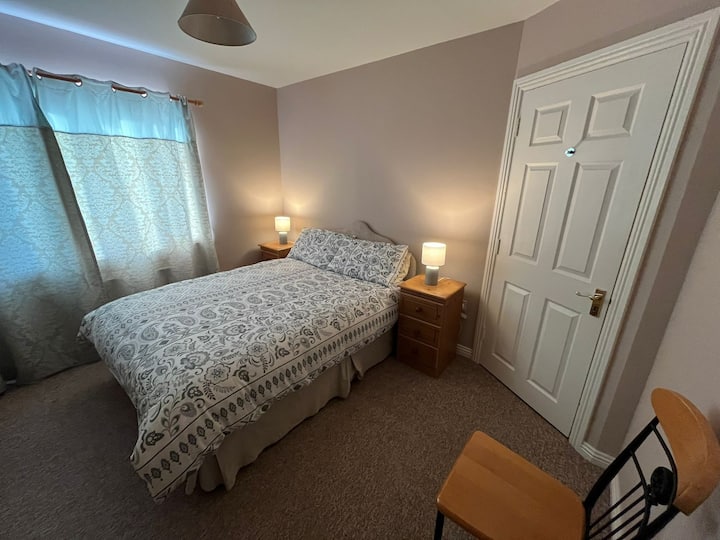 Large Comfy Room Close To Salthill & City Centre - Galway