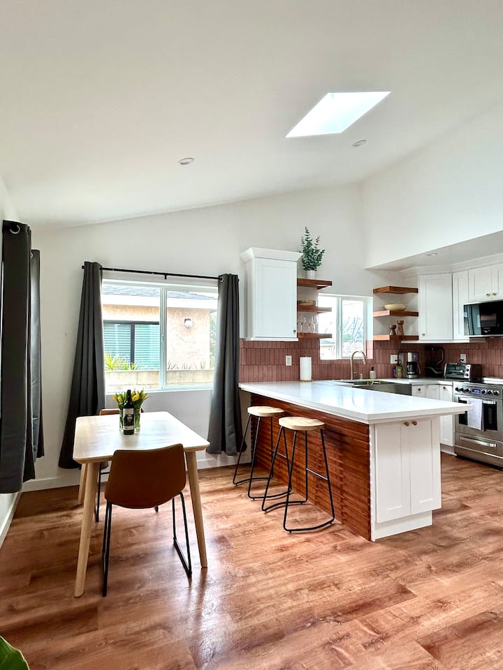 Chic West L.a. W/private Yard - El Segundo, CA