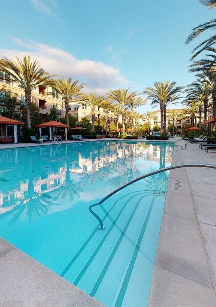 Luxury Apt Near To Newport And Santa Ana - Irvine, CA