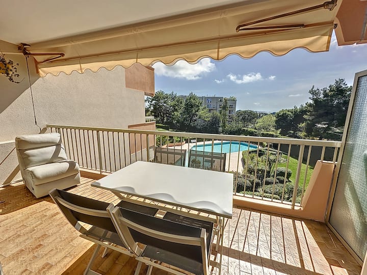 3 Pièces Au Calme Avec Vue Dégagée Mer Et Piscine - Antibes