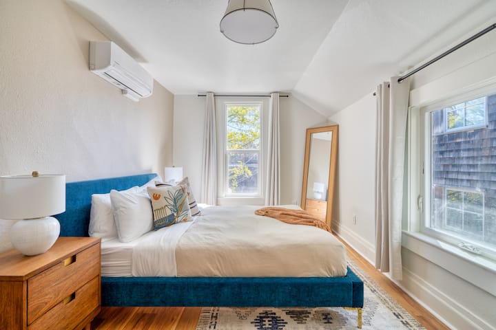 Renovated 2br | Walk To Nw 23rd + Parks - Providence Park