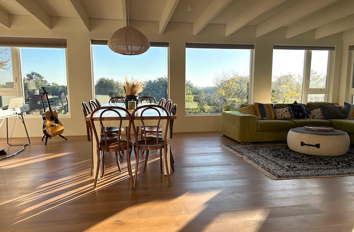Cosy Spacious Retreat With Views - Daylesford