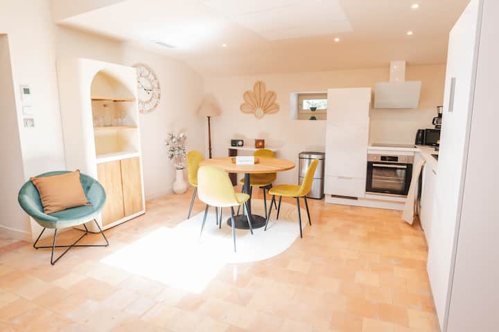 Gite Convivial Et Spacieux Pour 4 Dans Un Château - Pézenas