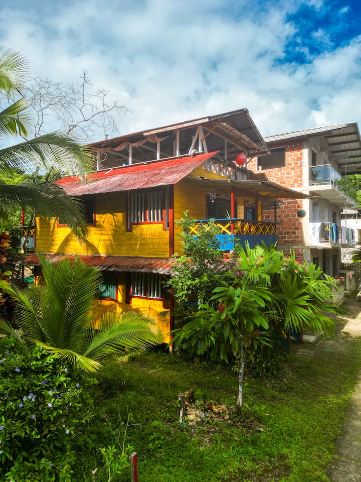 Casa Hostal Amar-illa - Bahía Solano