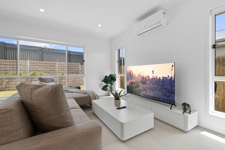 Mint New 4 Br House|clean|spacious|air-con &Garage - Coochiemudlo Island