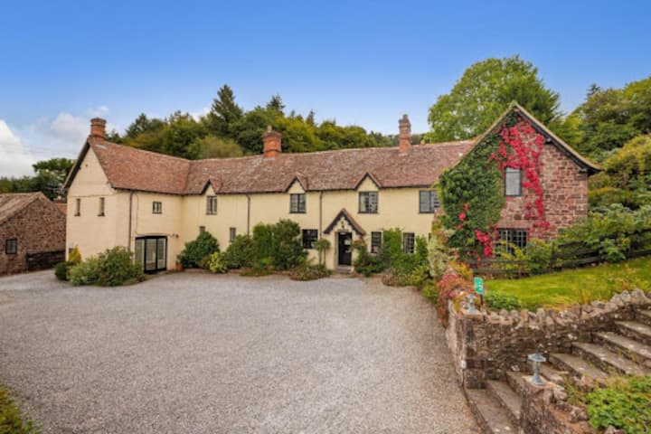 Relax And Enjoy This Great Place. Sleeps Up To 18 - Watchet