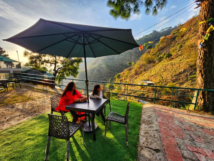 A Brookside Retreat With A Pool - Kasauli