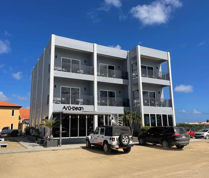 Luxury 1-bedroom Apartment; Walk To The Beach! - Aruba