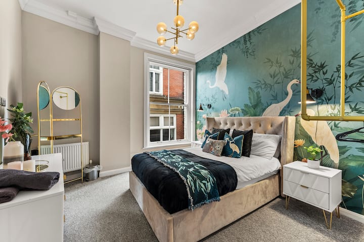 Boutique Central 2 Bed With Private Garden Terrace - Robin Hood's Bay