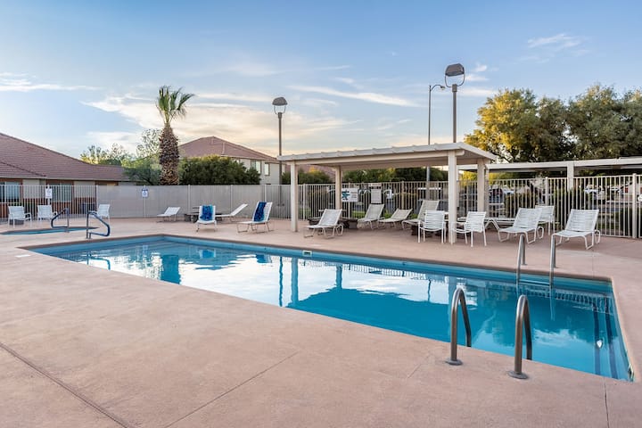 Off Course By J And Amy Bl117312073 - Mesquite, NV