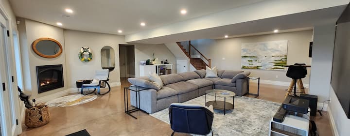 2bd 1rm Thousand Islands Getaway Villa - Gananoque