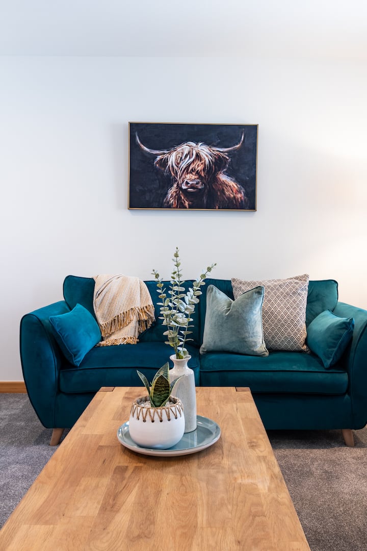 Ness Station: Central Apartment W. Parking - Inverness