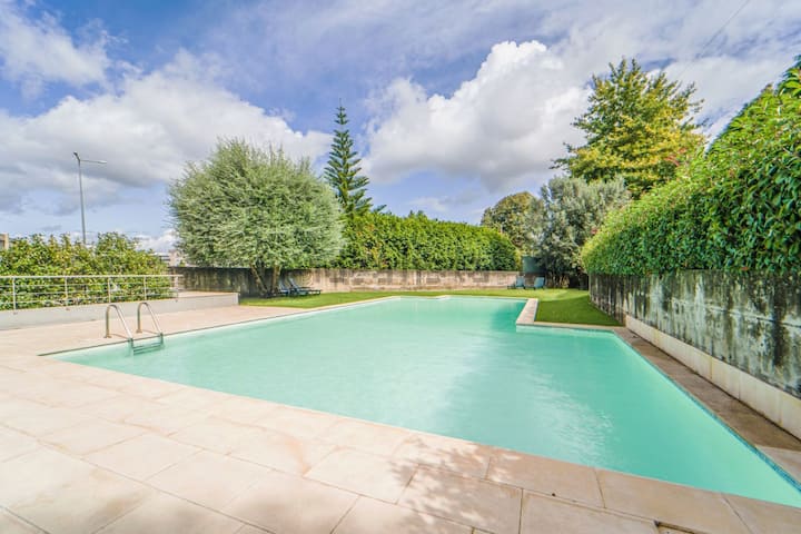 Appartement Calme Avec Piscine Et Jardins Privés - Braga