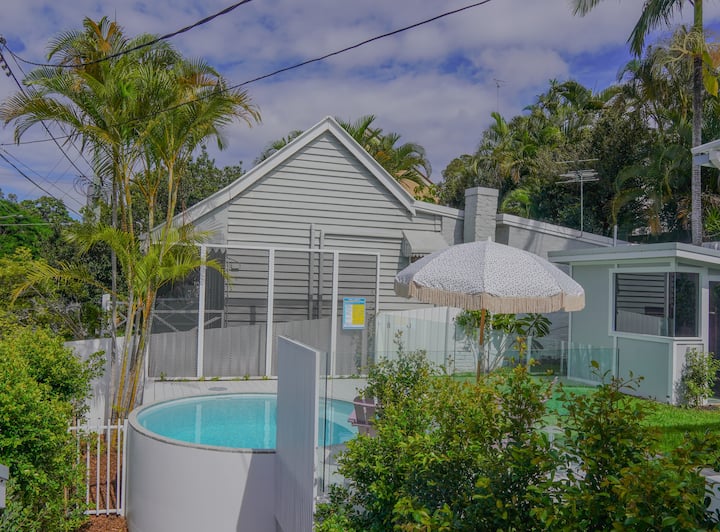 Springhill Retreat - Inner-city, Pool + Sauna - Spring Hill