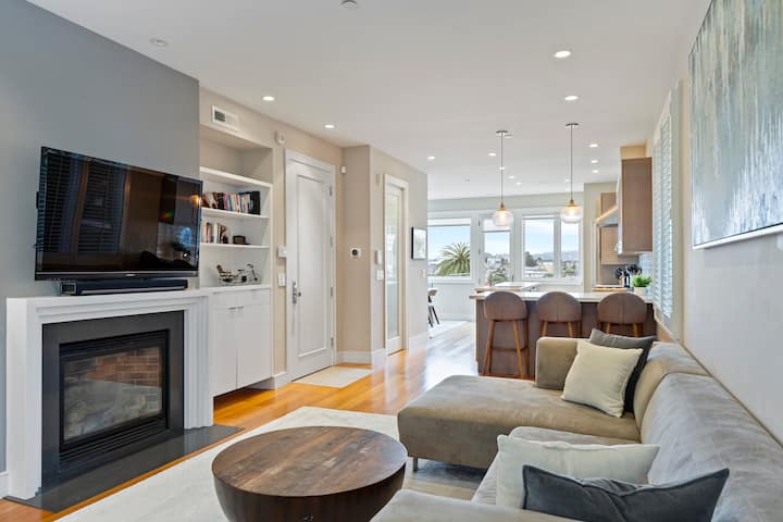 Modern Home With Scenic Views In Mission Dolores - San Francisco, CA