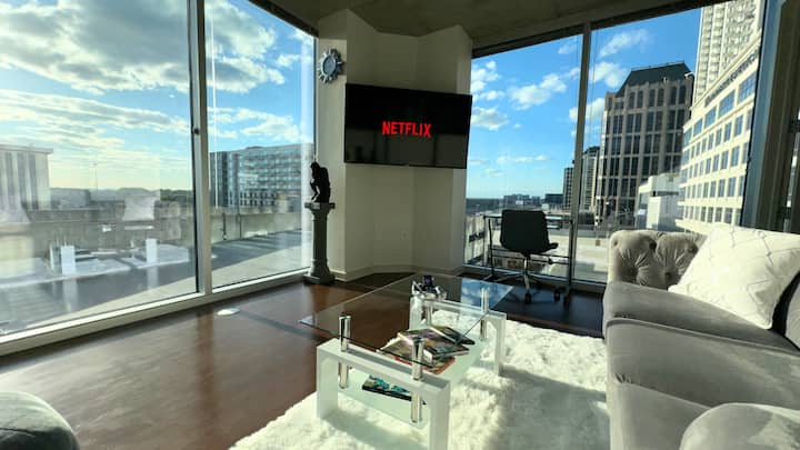 2br Midtown High-rise | King Bed | Free Parking! - Atlanta, GA