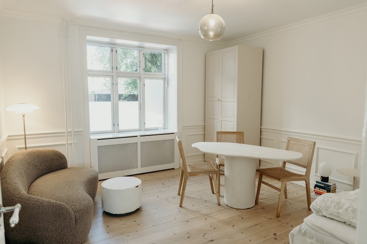 Centralt Beliggende, Tæt På Metro - Copenhagen