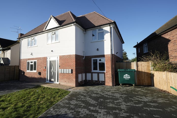 5 Full Flats Independent|up To 25 Guest - Berkshire
