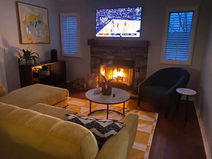 Cozy Winter Retreat Near Mohegan Sun - Norwich, CT