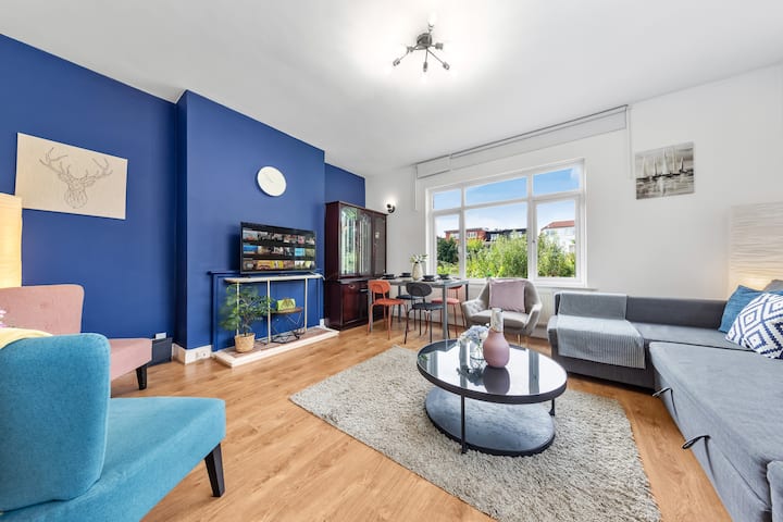 Duplex 3 Bed Flat | Near Station | Golders Green - London