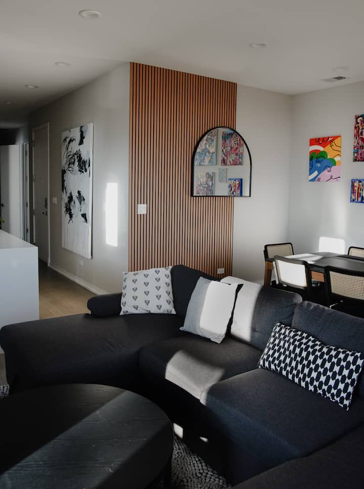 The Elstonian Stylish Bucktown Home - Ukrainian Village - Chicago