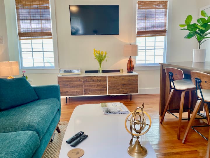 2-bedroom Top Floor Retreat With 2 Porches - Charleston, SC