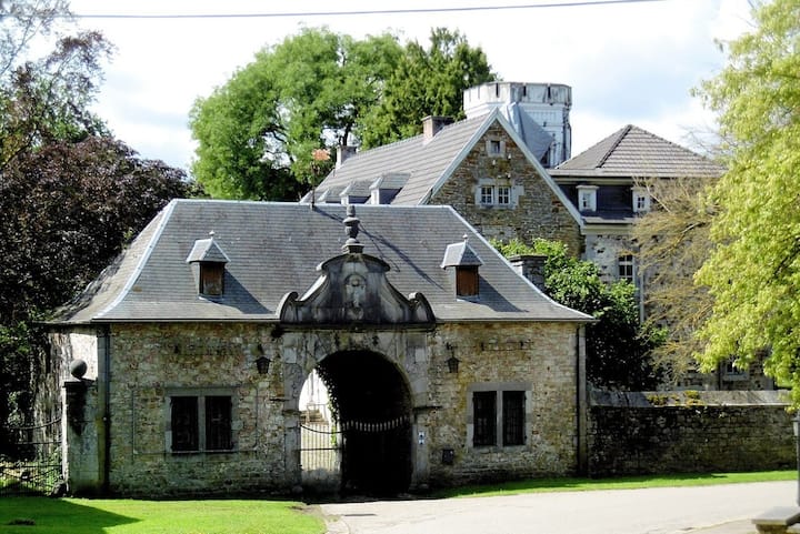 Das Ganze Chateau Thor - Bis Zu 20 (26) Personen - Limburg