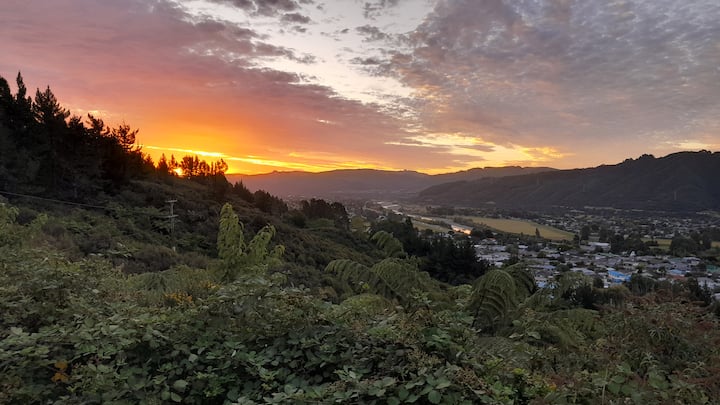 River View In Upper Hutt - Upper Hutt