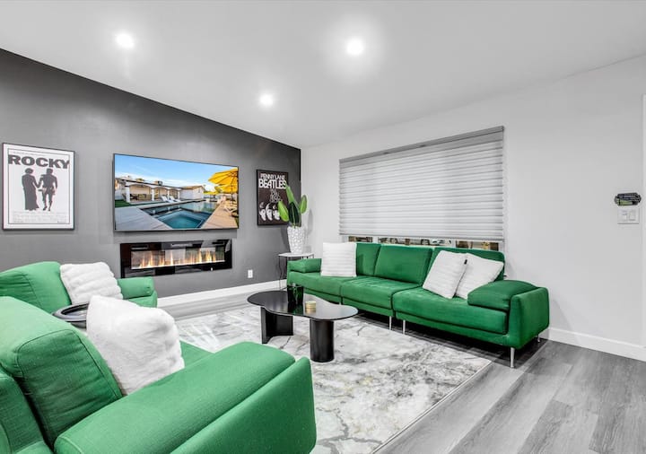 Pickleball Ct, Pool, Spa Game Room And Fire-pit - California