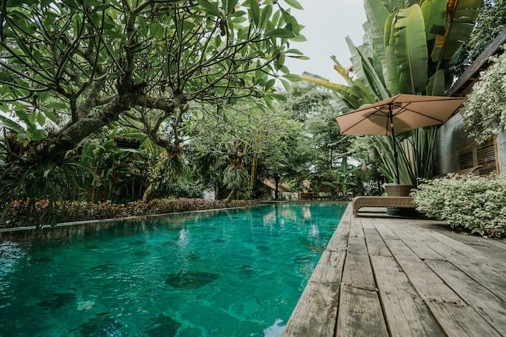 Suite Room 2 At Semadi Living - Denpasar