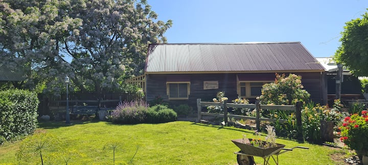Peppercorn Cottage - Your Romantic Coastal Getaway - Normanville