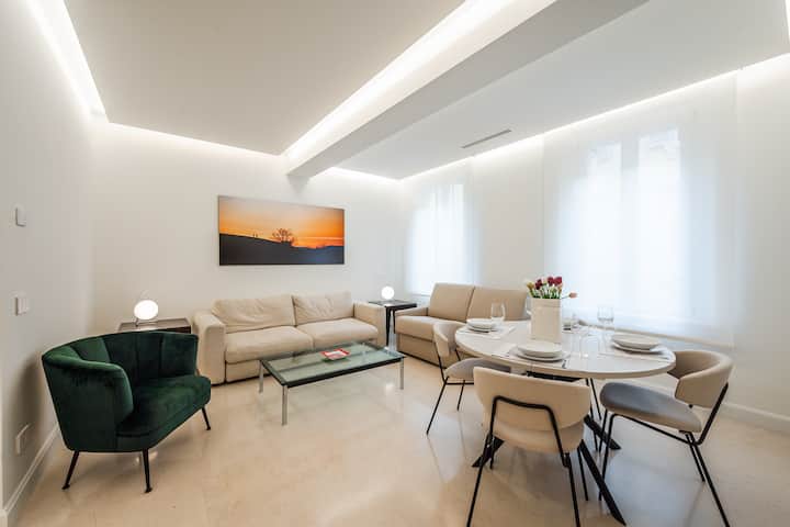 Luxury 2br Home In The Heart Of Modena Old Town - Módena