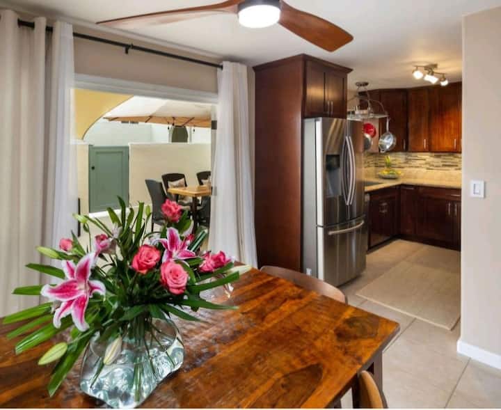 Beautiful Beach Townhouse In Kailua 3 Br/2.5 Bath - Kailua, HI