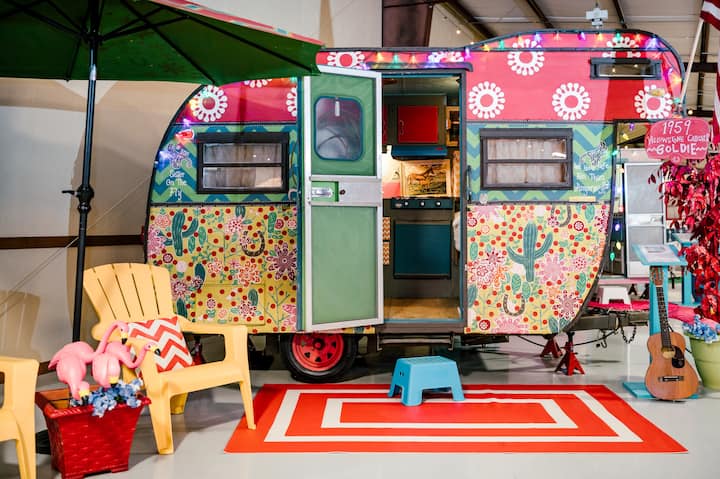 Goldie, Vintage Camper Inside Glamp Inn - Round Top, TX