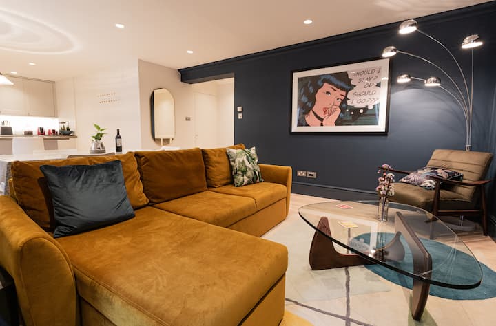 Stylish, Spacious Launchpad For Urban Village Life - Farringdon - London