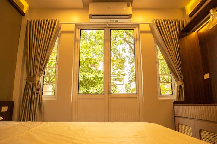 Street-facing Room| 2br| Balcony| Elegance Home - Hanoi
