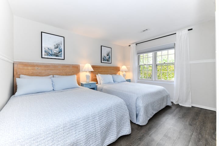 Stylish, Family Friendly Home. Pets Stay Free! - High Point, NC