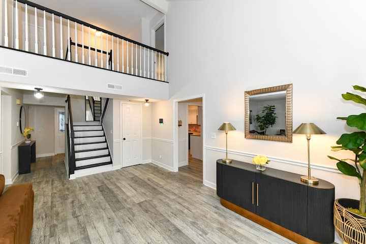 Stylish, Family Friendly Home. Pets Stay Free! - High Point, NC