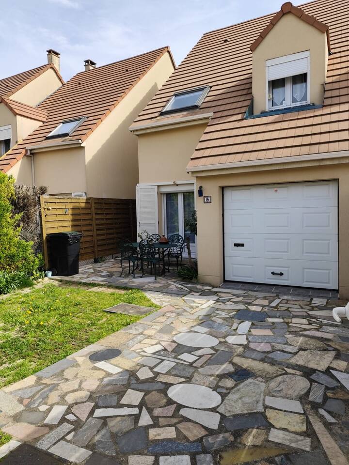 Charmante Maison
 84m2 /Près De Paris Stade France - Le Bourget