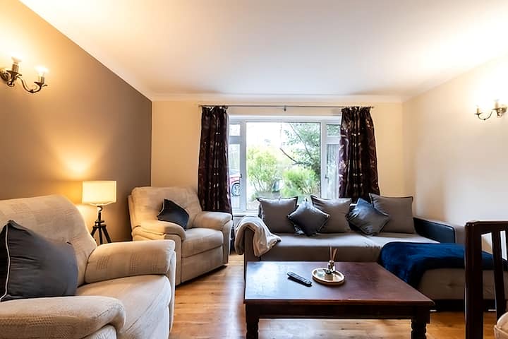 Spacious And Comfortable Entire Home | Garden - Hampshire