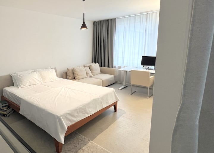 2 Br, Top Location, High Comfort, Near Green Park - Zurich