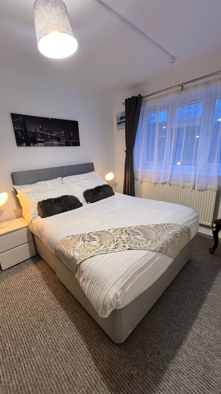 Grand Suite R6 - Steyn Geust Lodge - High Wycombe