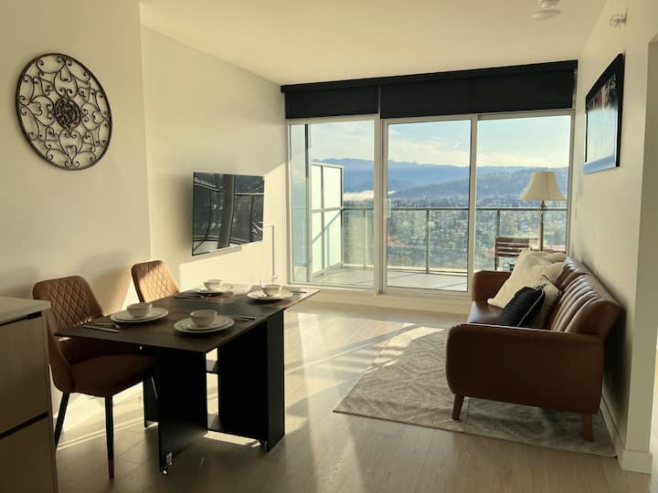 Skyline Vista Suite - North Vancouver