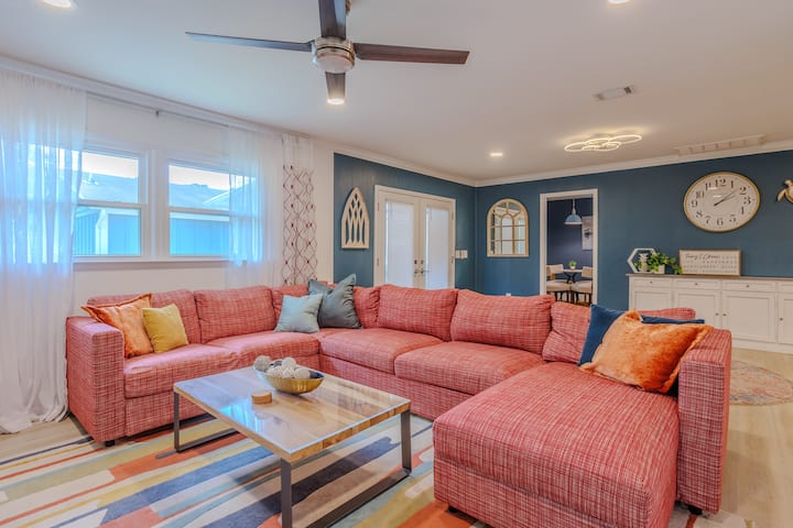 Spacious Wilmington Retreat - Wilmington, NC