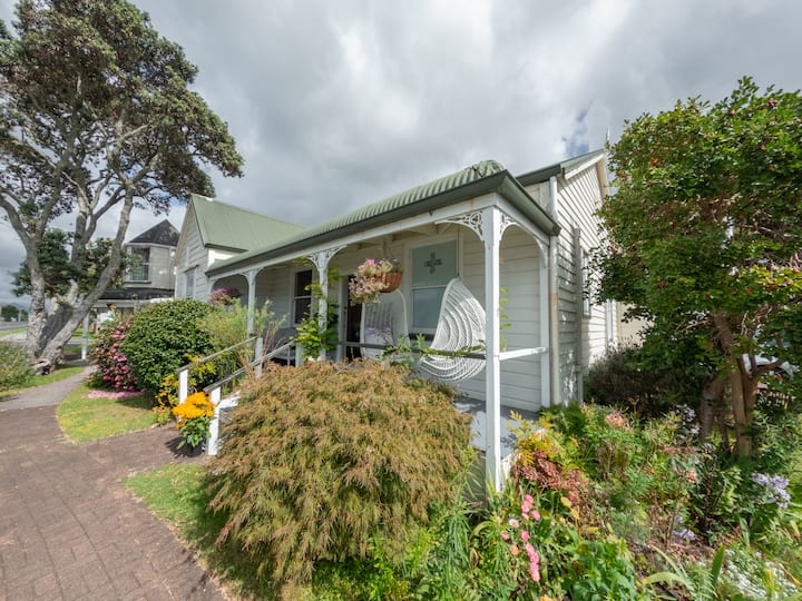 ‘Heavenly Historic Home’ @ Whitianga - Whitianga