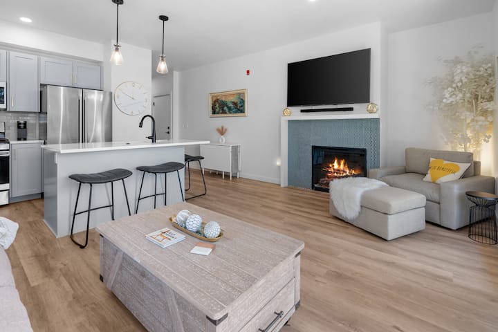 Cozy Bayview Escape W/ Fireplace + Walk To Beach - Lincoln City, OR